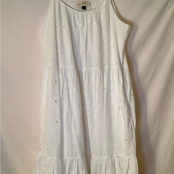 Universal Thread | Dresses | Universal Thread White Eyelet Top | Poshmark